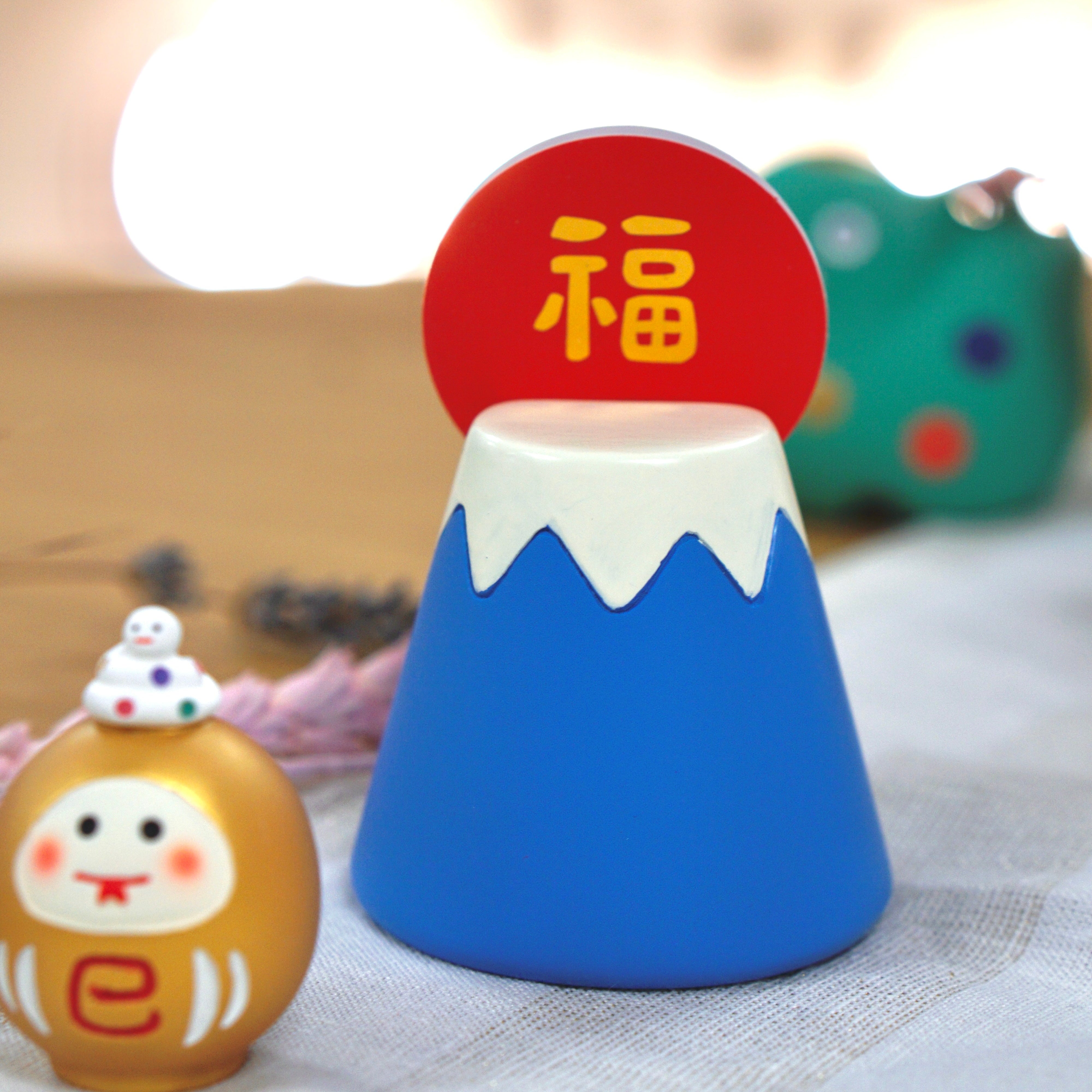 Mt Fuji with "Luck" Paper Weight/Note holder – little sure thing